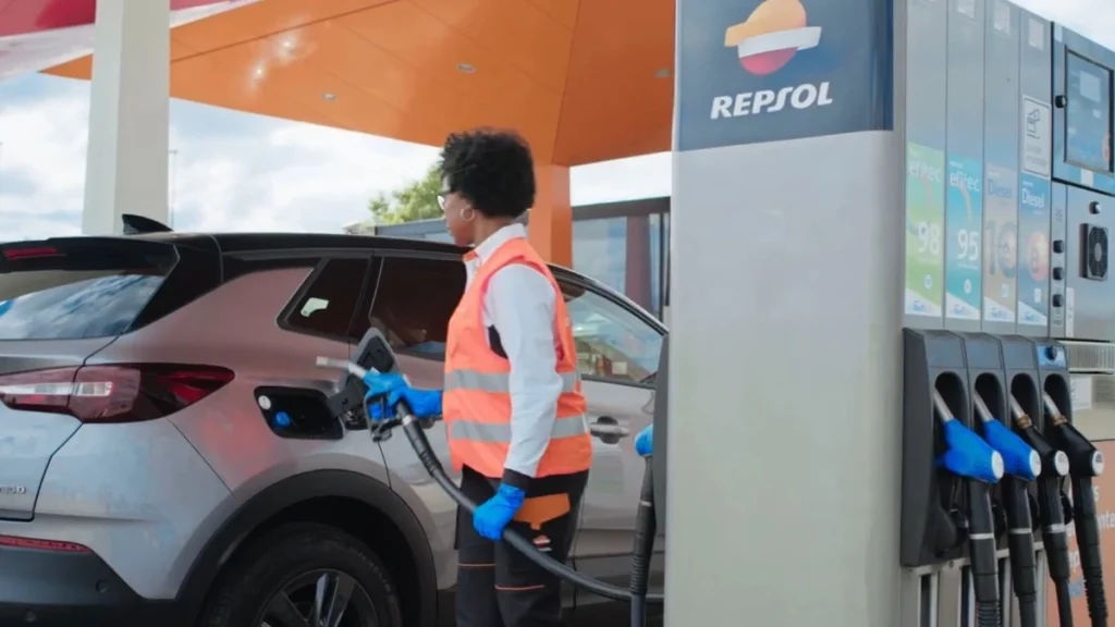 Repsol necesita cubrir puestos de trabajo que no requieren experiencia