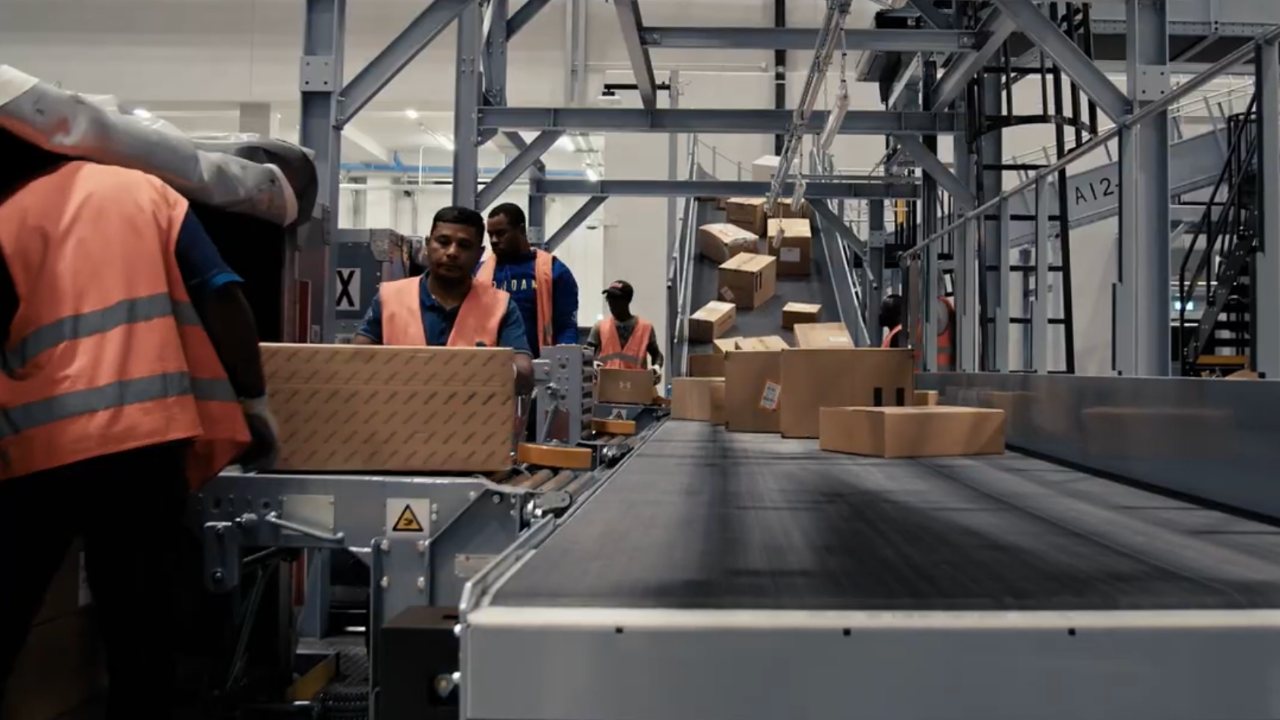 UPS busca mozos de almacén sin experiencia